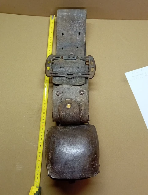 CLOCHE DE VACHE ancienne gros Modèle avec son cuir Numéro 5 EUR 90,00 - PicClick FR