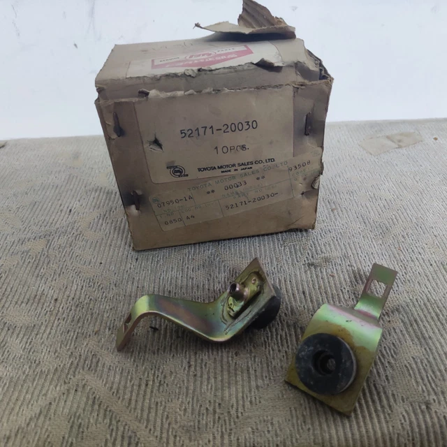 2 NOS GENUINE Toyota トヨタ Rear Bumper Side Retainer Corona Rt80 # 52171 ...