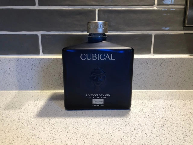 COLLECTABLE CUBICLE ULTRA Premium Gin Empty Glass Cube Shaped Bottle £3 ...