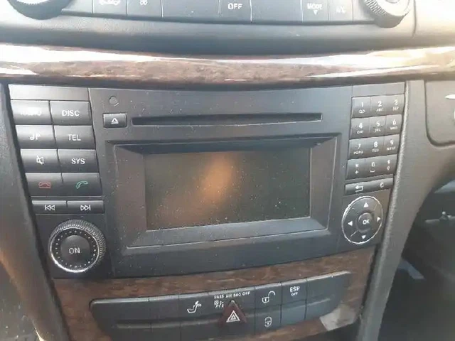 ORIGINAL MERCEDES BENZ E-Klasse W211 CLS W219 Autoradio CD MF2820 EUR ...