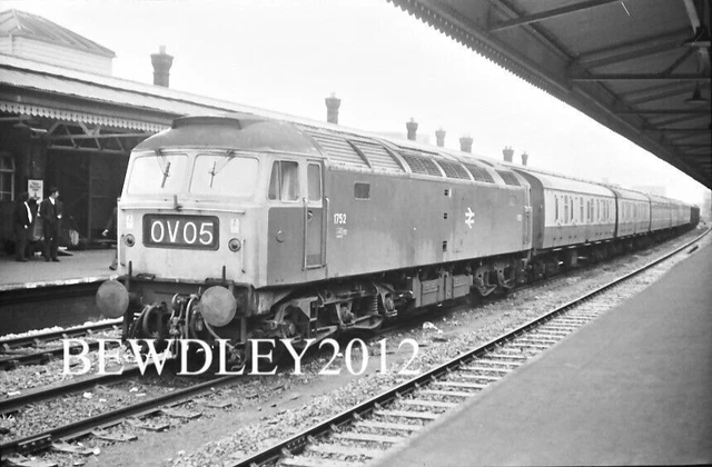 NEGATIVE 35MM CLASS 47 PRE TOPS D1752 LATER 47159 LOCATION AND DATE ...