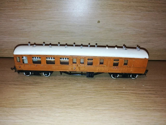 TRI-ANG R28 / 220 third 357 Coach carriage OO Gauge Railway painted ...