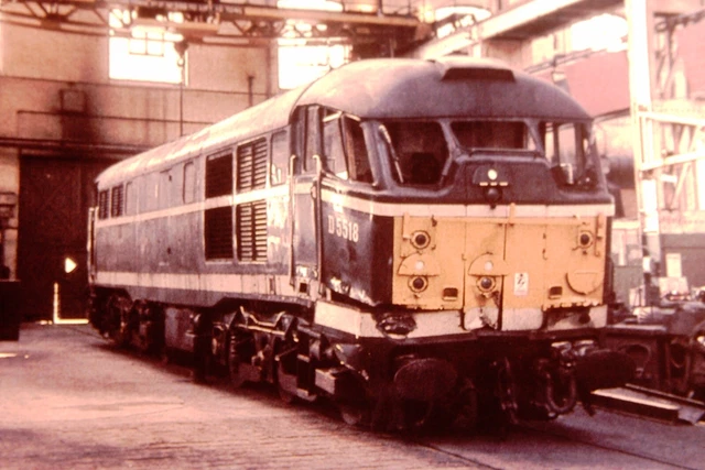 BRITISH RAIL BR Diesel Loco D5518 Railway Slide 2386 £18.55 - PicClick UK
