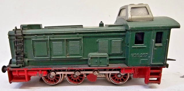 TRIX EXPRESS DIESELLOK V36 257 ( Guss ) zum Aufarbeiten ohne OVP, bitte ...