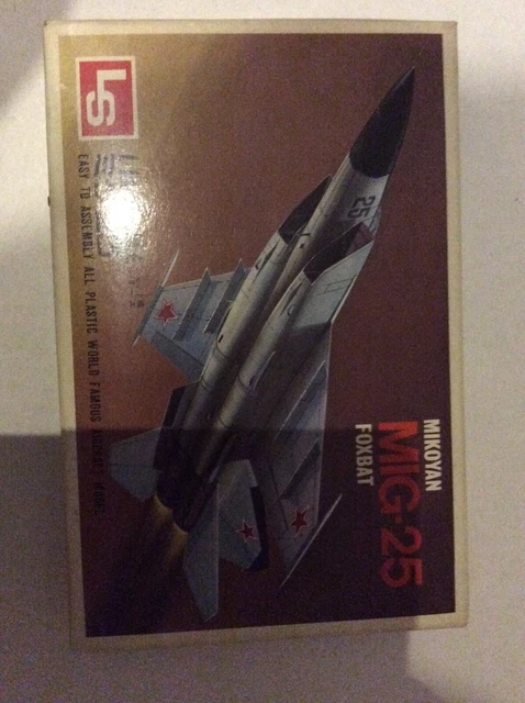 MIKOYAN MIG-25 FOXBAT VINTAGE MODEL (LS, A113: 100, 1/44) SEALED £5.00 ...