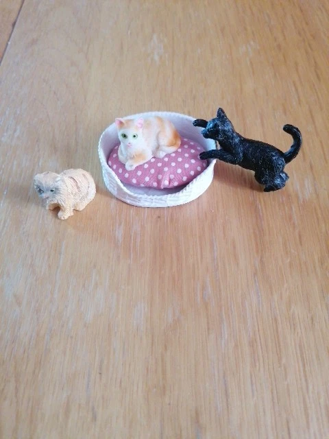 VICTORIAN DOLLS HOUSE Cats X 3 Plus Basket, 4 Items 1/12 Scale Poss DHE ...