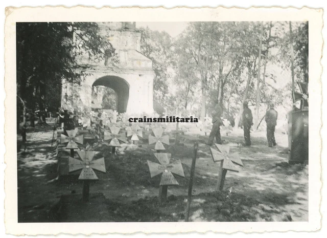ORIG. FOTO GRAB Soldaten Friedhof mit orthodoxe Kirche in BRJANSK ...