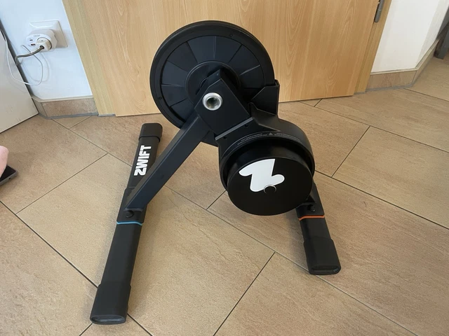 ZWIFT HUB SMART Trainer Direct Drive – Modell Z004 – gekauft 2023 – nur ...