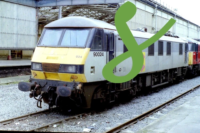 UK RAILWAYS 35MM COLOUR NEGATIVES: 90024-90132 at CREWE STATION 05-03 ...