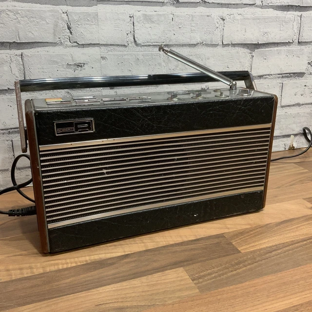 VINTAGE ROBERTS RCS80 AM FM Synthesized Preset Portable Radio - Volume ...