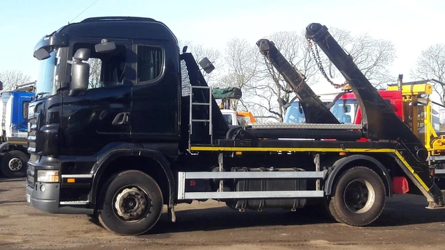 SCANIA R-SRS D-CLASS Scania 4x2 R310 sleeper cab 2016 Hyva SKIP LOADER ...
