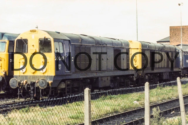 UK DIESEL TRAIN Railway Photograph Of Class 20 20049 Loco. Rm20-75 £1. ...