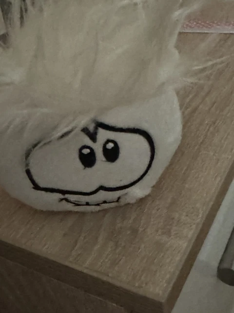 PENQUIN CLUB WHITE puffle plush pre owned with tag and gold coin £4.00 ...