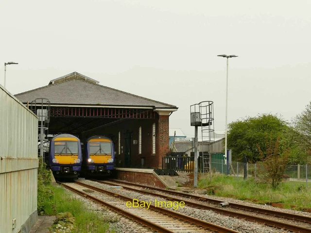 PHOTO 6X4 FILEY railway station: a pair of Turbostars These class 170 ...