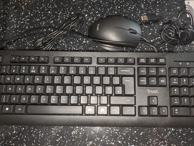 TRUST TARO WIRED Keyboard and Mouse Set - QWERTY UK Layout, Full-Size ...