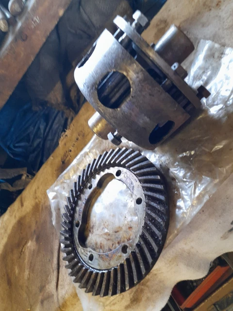 AUSTIN 7 DIFF Housing + Crown Wheel. Early Version. 44 Teeth Very Good ...