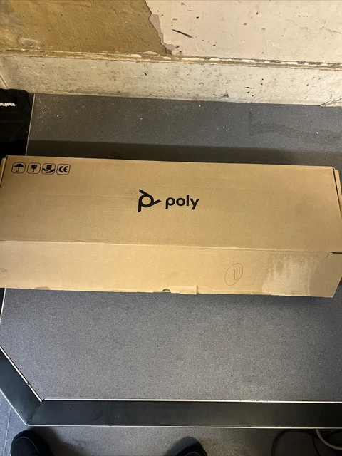 POLYSTUDIO 4K USB video conference system camera microphone speaker bar ...