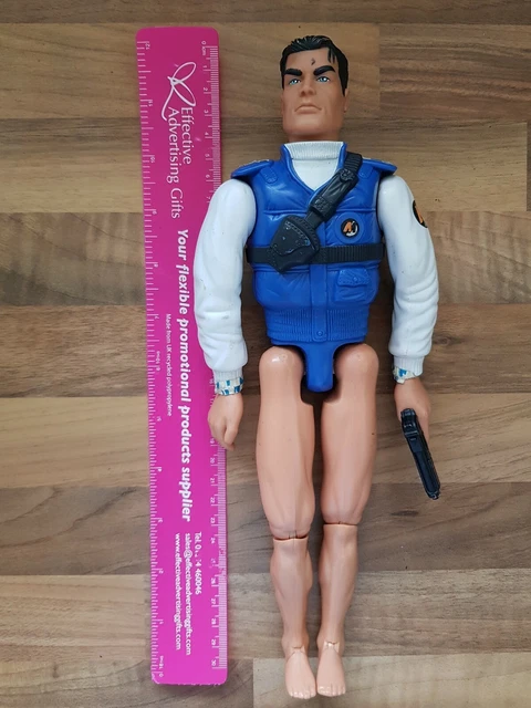 HANDS UP POLICE Action Man with pistol lever action1996 Hasbro ...