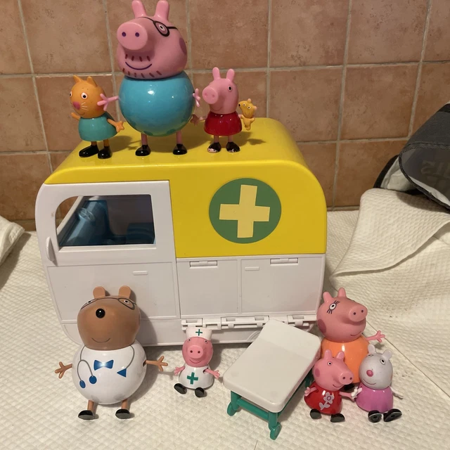 PEPPA PIG AMBULANCE Toy with Additional Figures Extra Figures £9.56 ...