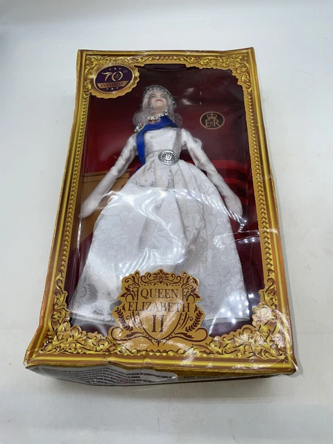 BARBIE SIGNATURE QUEEN Elizabeth II Platinum Jubilee Doll EUR 86,13 ... BARBIE SIGNATURE QUEEN Elizabeth II Platinum Jubilee Doll EUR 86,13 ...