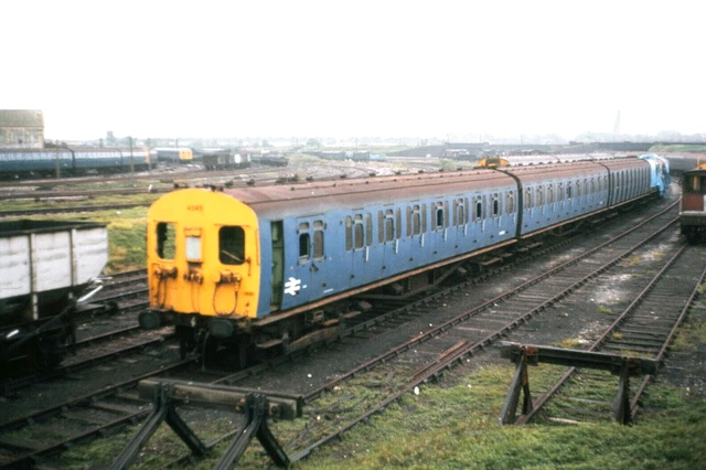3474 EMU 4 Sub 4385 Awaiting Disposal At Selhurst 1974 £3.99 - PicClick UK