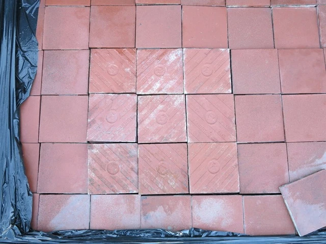 RECLAIMED TERRACOTTA RUABON Quarry Floor Tiles - Quarries Flooring ...