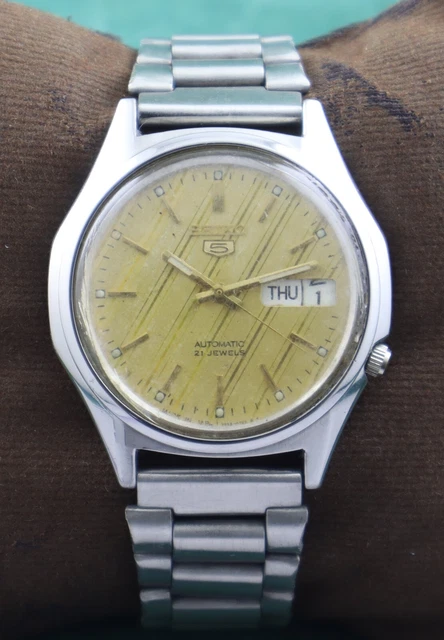 RARE VINTAGE SEIKO 5 Automatic Men Watch Day/Date 17 Jewels Cal.7009 Japan Made EUR 27,24 ...