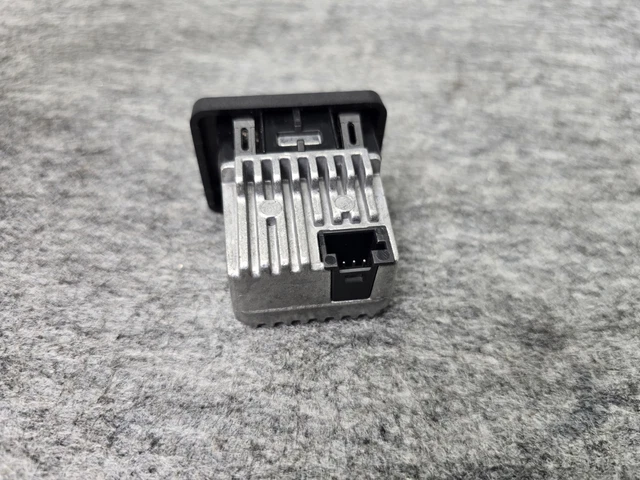 USB SOCKET CONNECTOR Mercedes W205 C43 C300 C250 oem £30.12 - PicClick UK