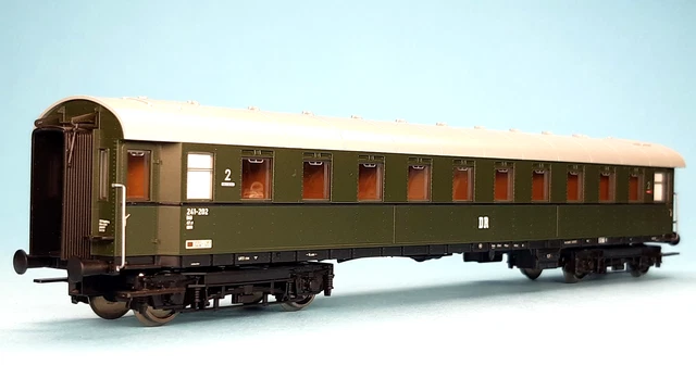 ROCO H0 DR Ep. III 2. Kl. Schnellzugwagen (ex Typ C4ü-28) # 45676 EUR ...