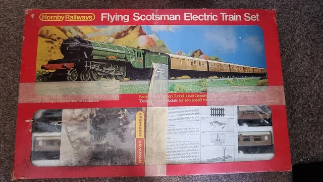 VINTAGE HORNBY FLYING scotsman Train Set, X2 Ever Ready Batteries ...