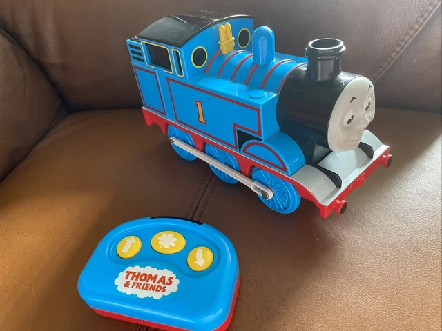 THOMAS THE TANK Engine Real Steam & Sounds Remote Control Train - Tomy ...