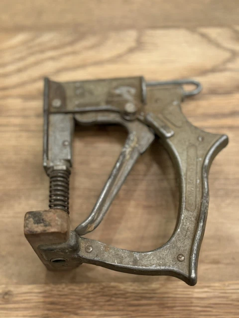 1930’S RED DEVIL DP1 Metal Glazing Point Gun Framing Window Stapler ...