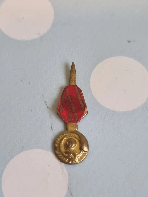 VINTAGE ORIGINAL ACTION Man Russian Infantryman Lenin Medal £19.95 ...