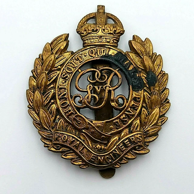 WW1 ROYAL ENGINEERS Cap Badge George V Cipher some tarnishing 46 x 41 ...