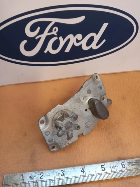 FORD ANGLIA 105E Early Near Side Door Lock New Other £11.12 - PicClick UK