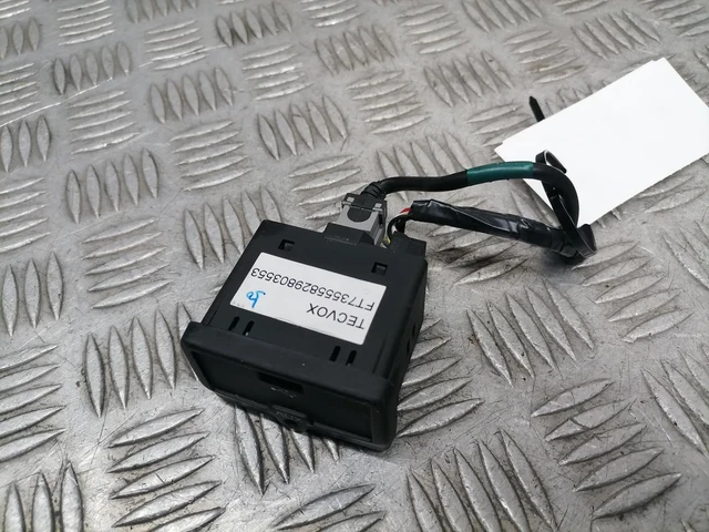 FIAT 500L AUX Usb Port Socket Unit Panel Mk1 Tecvox 2012 - 2021 £29.99 ...