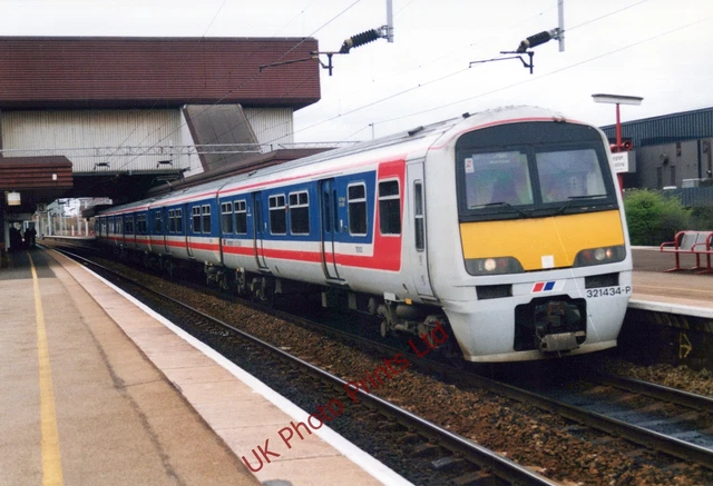 RAILWAY PHOTO 6X4 Class 321 EMU NSE 321434 arrives at Birmingham Int ...