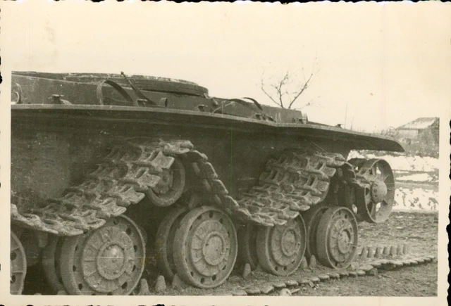 WK2 FOTO WEHRMACHT Soldaten zerstörter Panzer Turm Flak Fahrzeug EUR 16 ...
