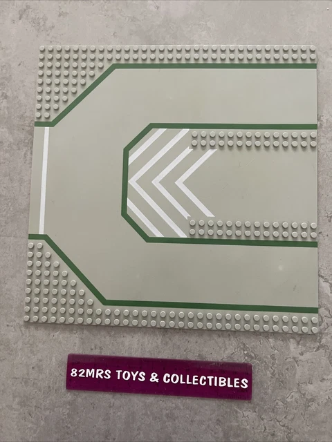 VINTAGE LEGO BASE Plate Gray Airport Runway Arrows Road 10"x10" 32 X 32 ...