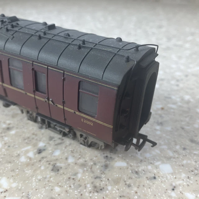 OO GAUGE BACHMANN Mk1 Coach £20.42 - PicClick UK