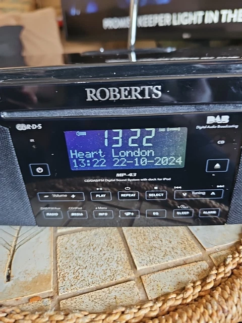 ROBERTS MP-43 DAB-FM-CD Player, Digital DAB Radio(CD STUCKED INSIDE BUT ...