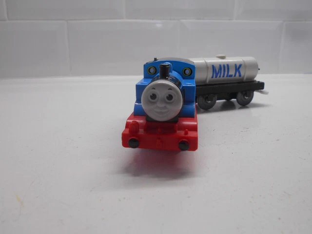 TOMY TRACKMASTER THOMAS the tank engine battery train thomas & sodor ...