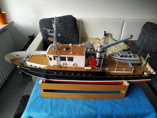 MODELLSCHIFF: RC-BOOT ROBBE Norderney mit Beiboot Möwe + Graupner ...