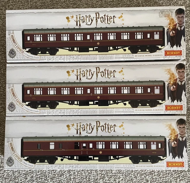 HORNBY HARRY POTTER Hogwarts Express Coaches x3 R4934 R4934A R4935A OO ...