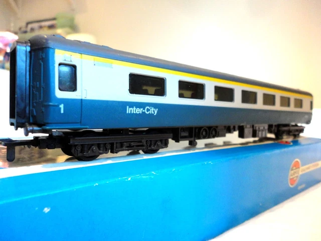 AIRFIX 'BR' BLUE Inter-City 1st Class MKII Open Coach. 54201-8. OO ...