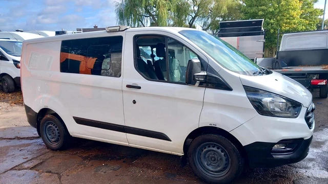 FORD TRANSIT CUSTOM COMBI CREW 2.0 320 EcoBlue 2018 £12,540.00 ...