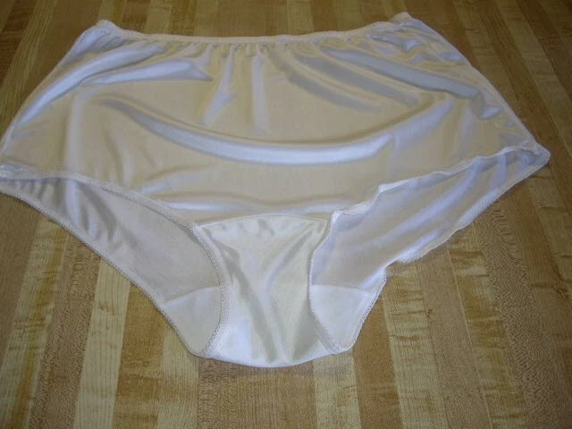 Vintage Lingerie Vanity Fair Full Cut Panties Size 7 White Nylon 0 99