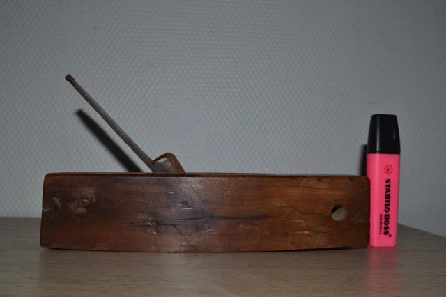 ANCIEN RABOT CINTRÉ, convexe de tonnelier, charron à fer estampillé ...