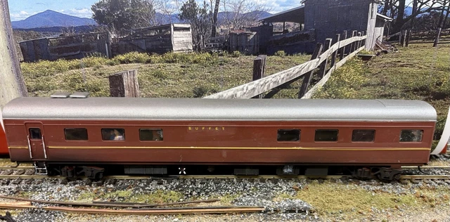 NSWGR RUB CARRIAGE, Buffet Diner Car, Silvermax Kit. HO Scale, Tuscan ...