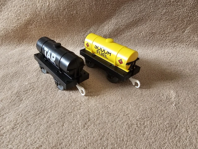 TOMY TRACKMASTER THOMAS And Friends 2x Fuel & Tar Tankers B89 £6.00 ...